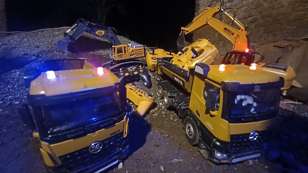 LOADING MALAM TEPI HUTAN #trukpasir #excavator #escavator #bego #becho ...