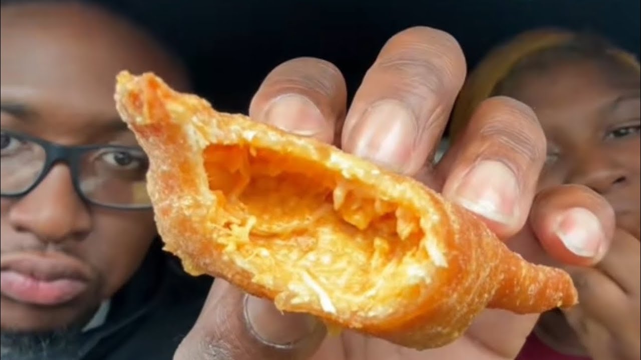 TRYING TACO BELL NEW CHEESY CHICKEN CRISPANADA!!! - YouTube
