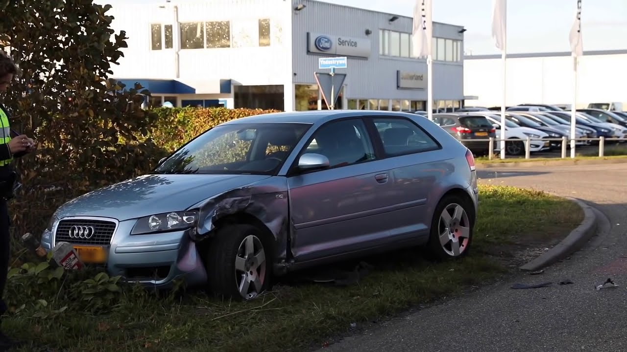 Ongeval tussen twee auto’s en vrachtwagen Sewei Joure - YouTube