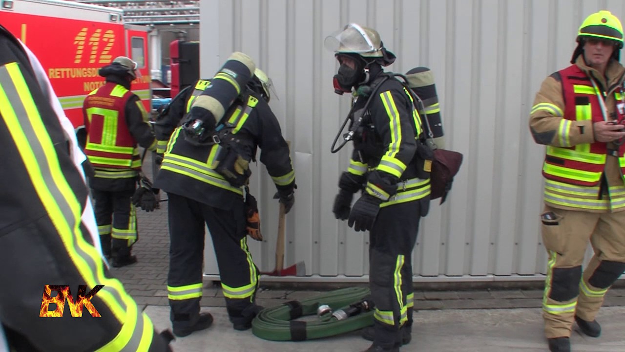 MANV Alarm nach Explosion im Chemiepark - Großübung bei Evonik Krefeld ...
