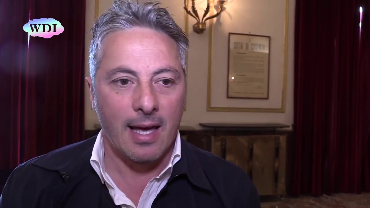 L'omaggio di Cosenza a Mario Gualtieri - YouTube