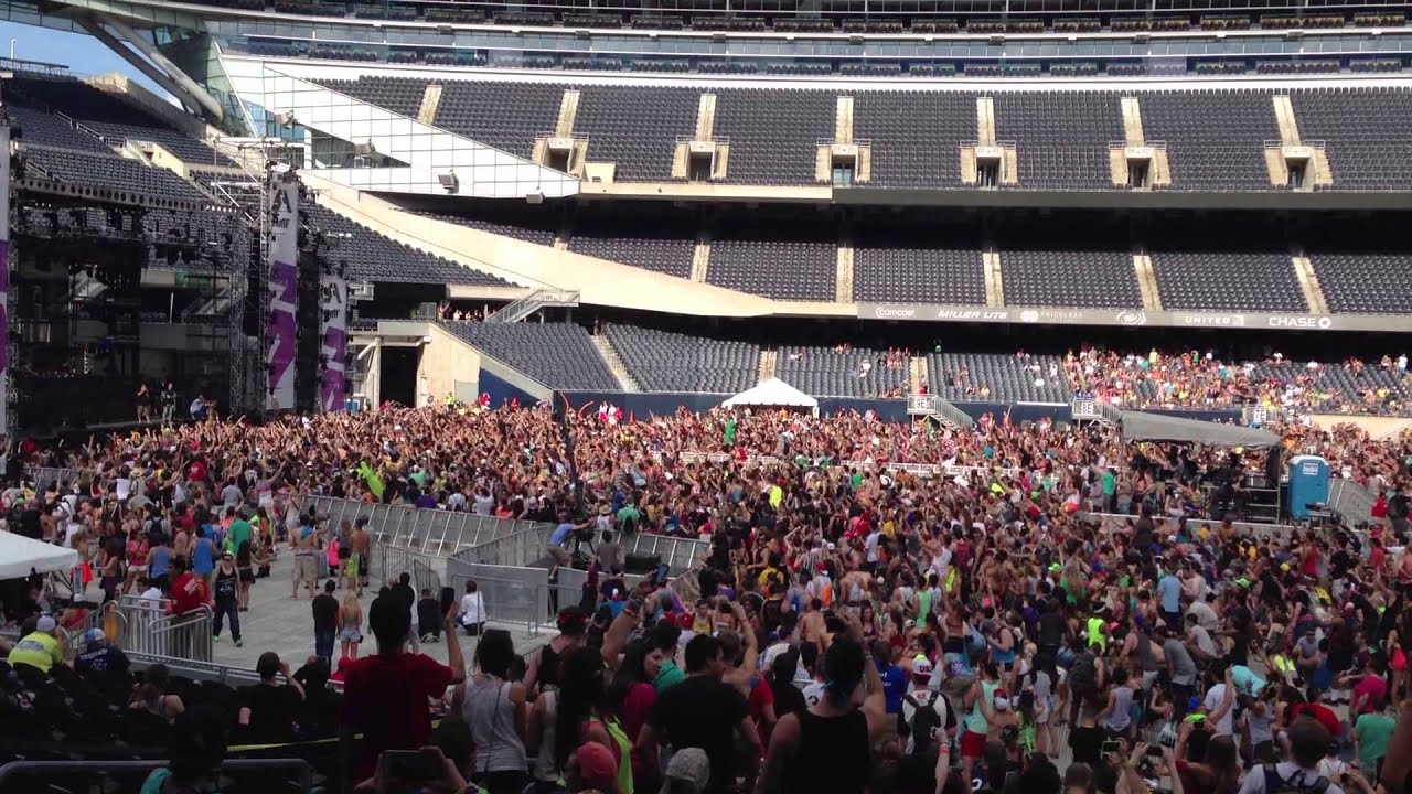 Showtek - Cannonball @ Spring Awakening 2013 [1080p] - YouTube