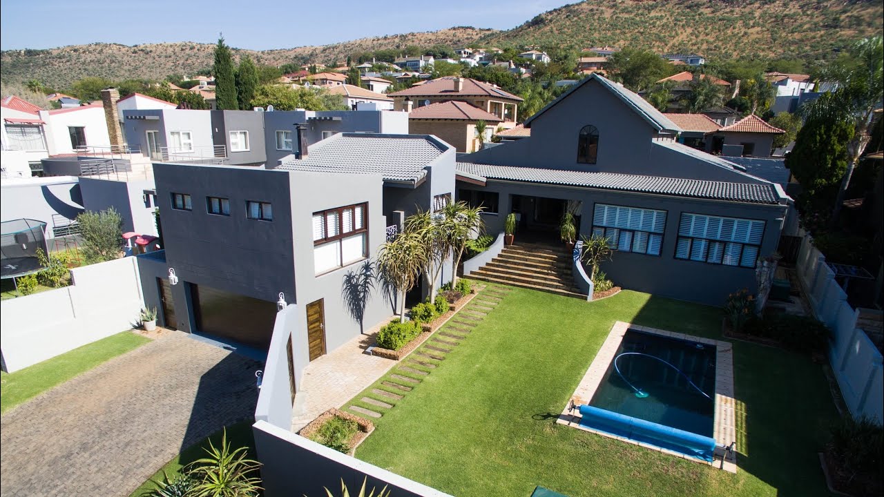 Featherbrooke Estate R6 400 000 - YouTube