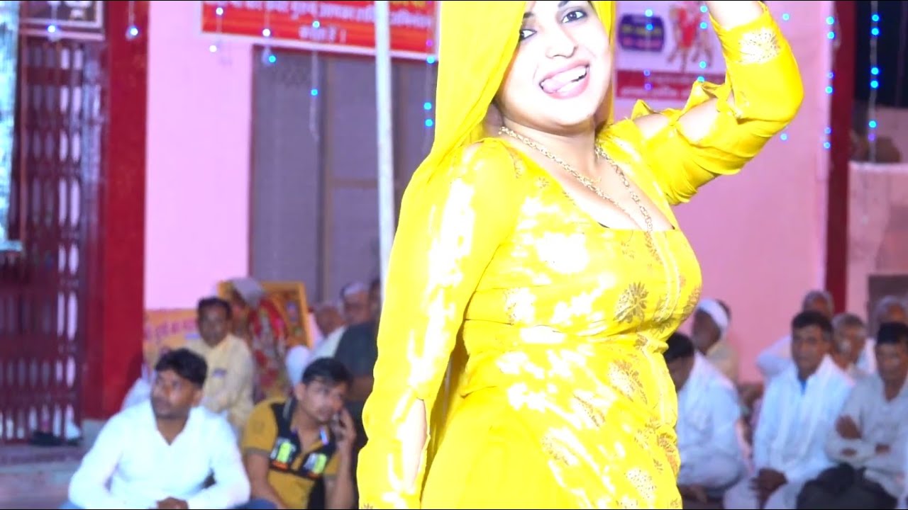 baby muskan new haryanvi dance - YouTube