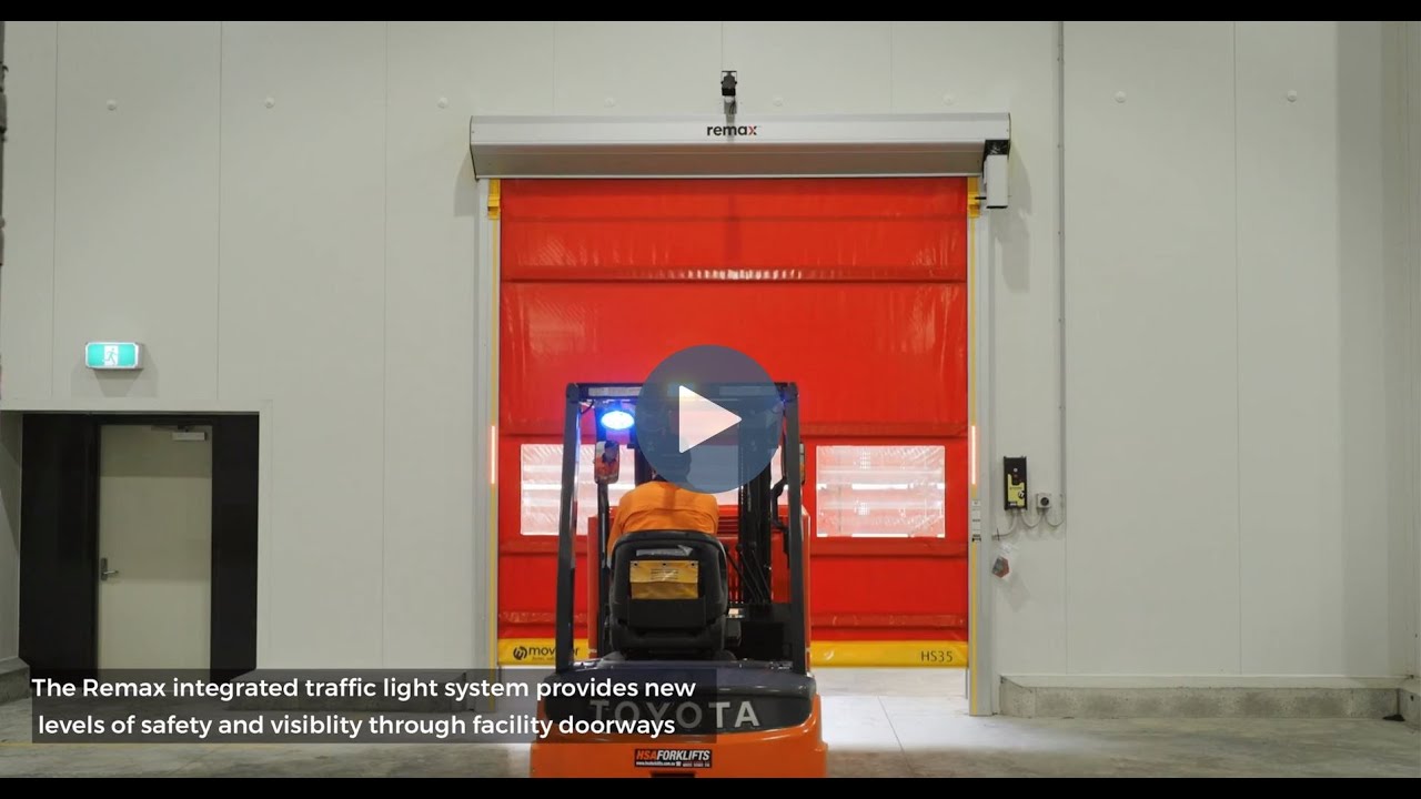 Integrated Traffic Lights on Movidor High Speed Doors - YouTube