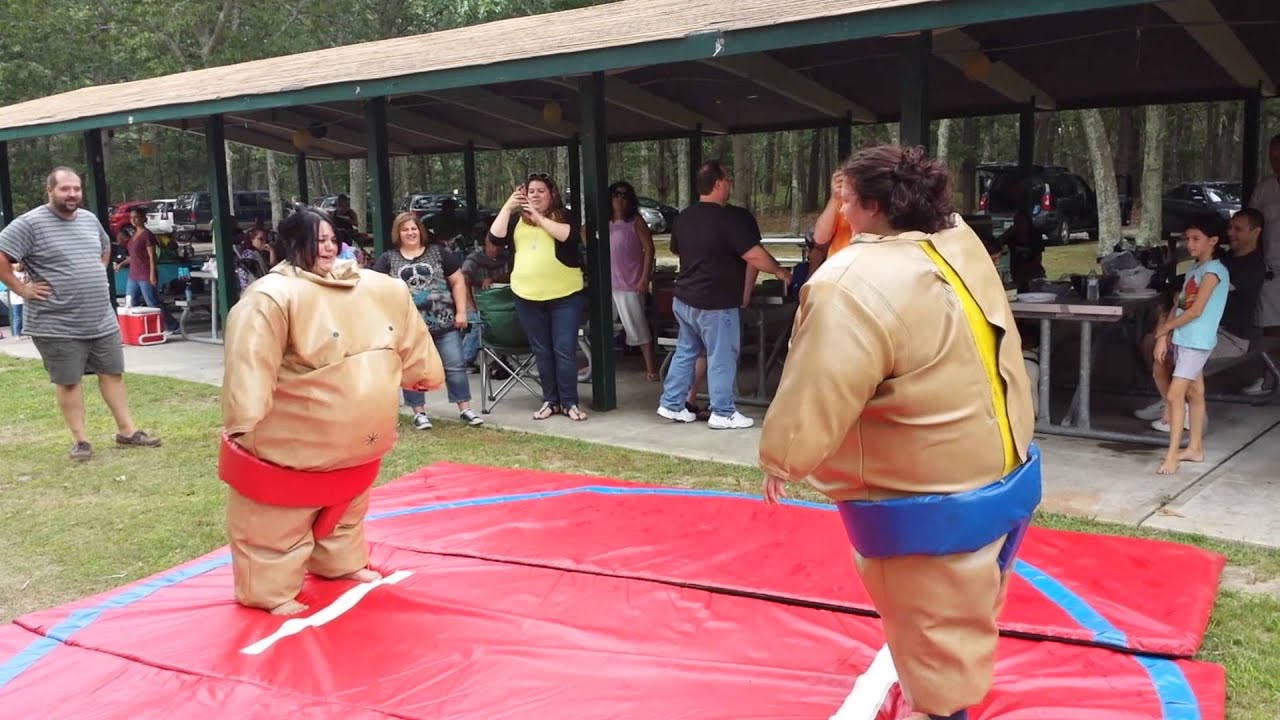 Sumo Wrestling Perks Picnic - YouTube