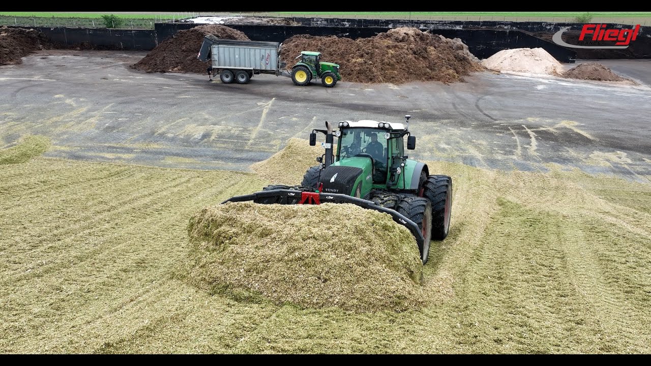 #fliegl #silo #Fourcheà #ensilage #maïs #gps #herbe #ensilage - YouTube