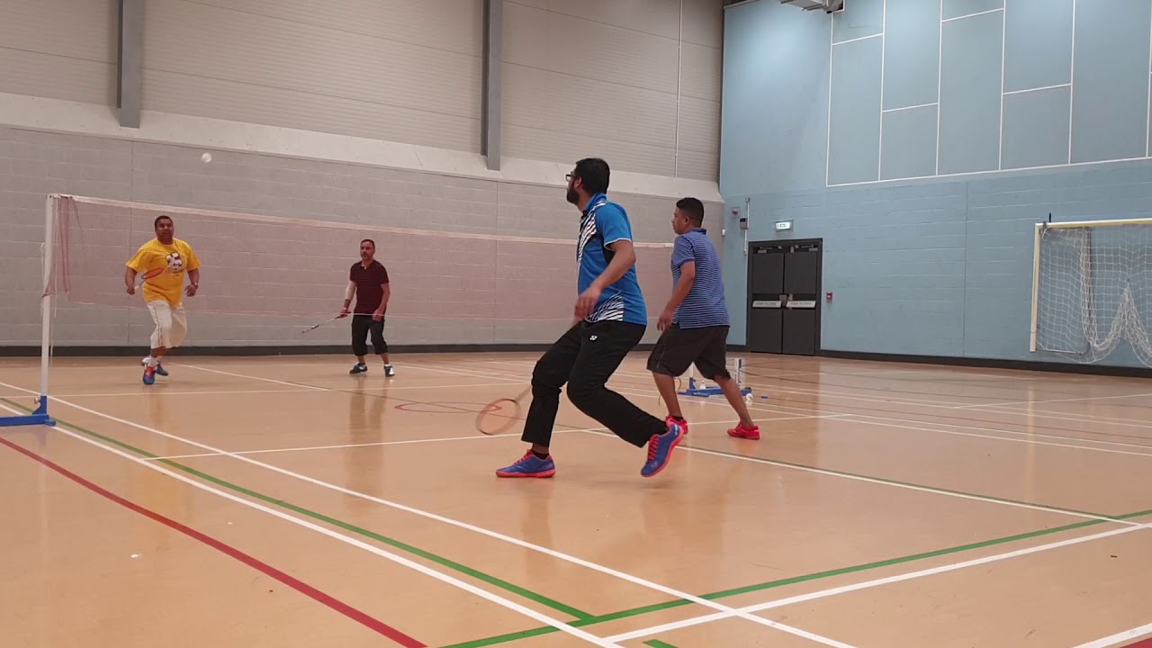 Amazing badminton practice game 🏸 good smash n return - YouTube