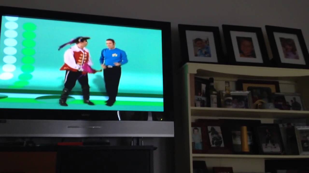 Captains magic buttons - YouTube