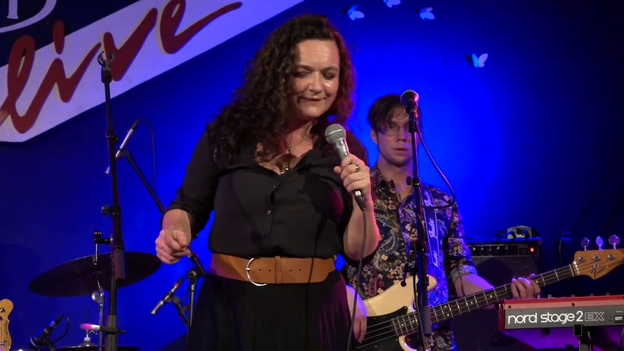 Meena Cryle & The Chris Fillmore Band It's Ok Live @ Reigen Vienna 2019 ...