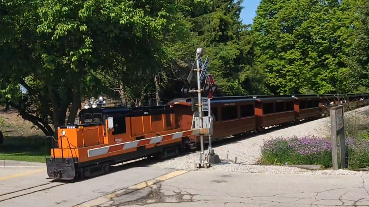 Milwaukee Cty. Zoo train 1958 and full ride. 5/31/25 - YouTube