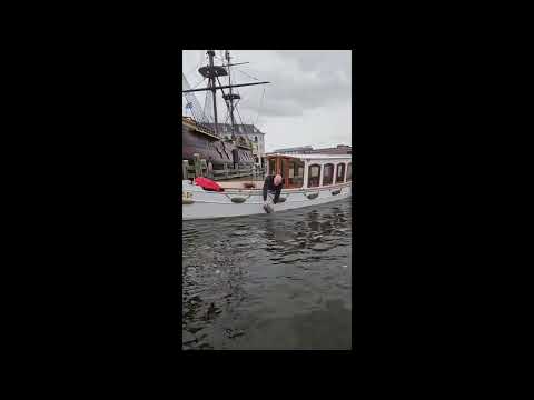 Anonyme und persönliche Seebestattung in Niederlande (Amsterdam) | Rederei BoatBoys