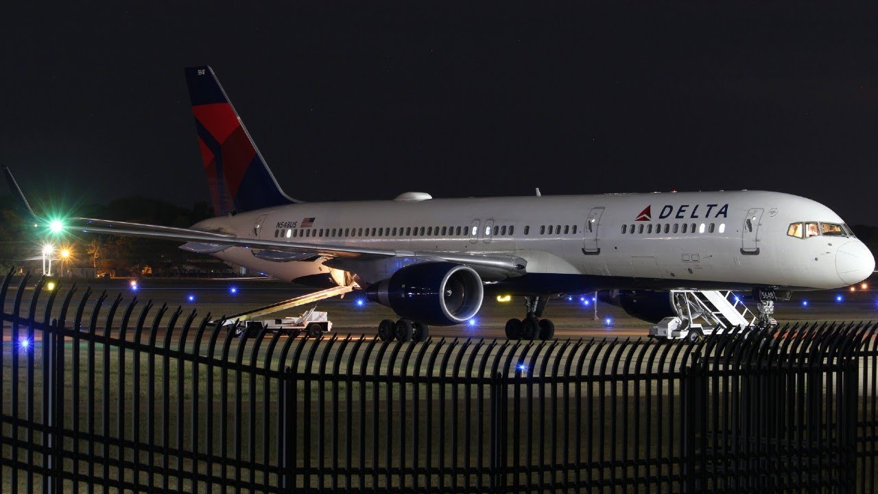 BOEING 757-200 LANDING @ TUPELO - Delta Airlines - Plane Spotting - YouTube