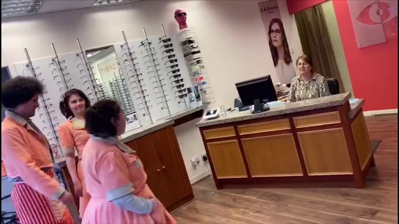 Worst Cafe get a little help to focus for their stay in Armagh - YouTube