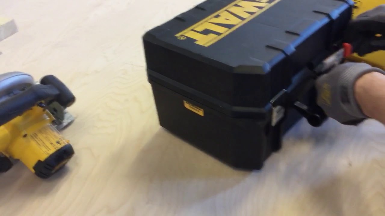 Dewalt DW621 Plunge Router Unboxin - YouTube