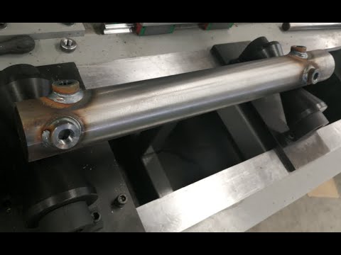 Hydrauli cylinder oil port welding machine automatic circumferential ...