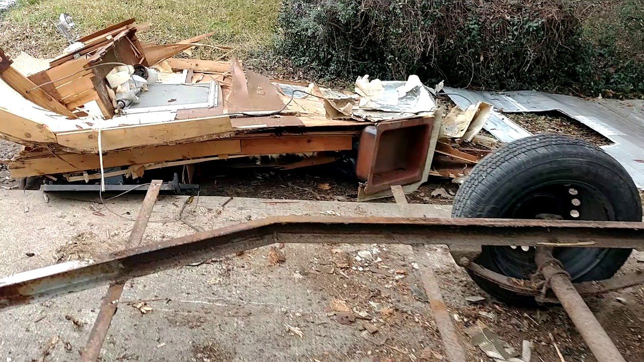63' Zipper Vintage Camper Restoration Day #2 - YouTube
