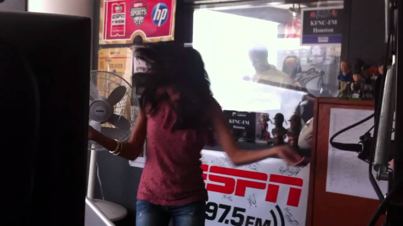 ESPN 97.FM - The Blitz - Stephanie Quiroga's Stanky Leg - YouTube