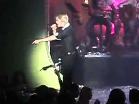 Νικος οικονομοπουλος live στο θεα 2011 - YouTube