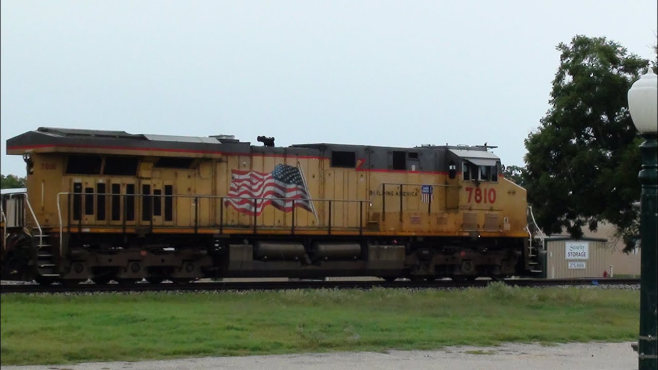UP #7810 Lead North Bound Coal Train with CSXT Cars - YouTube