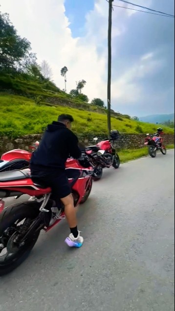 nivedn bike cbr🤣🤣 - YouTube