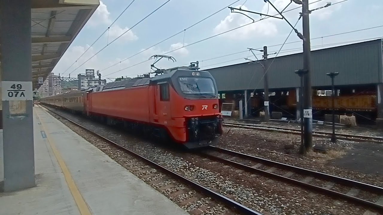 (1130826) 8771次E501+12節PP車廂鶯歌通過 - YouTube
