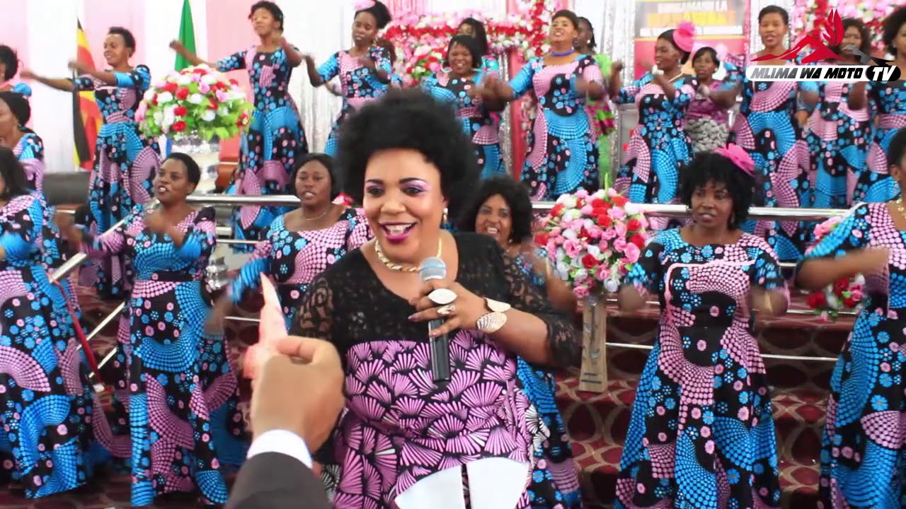 Wamama Jeshi Kubwa | Kwaya Ya Wamama WOCA walivyomsifu Mungu kweye ...