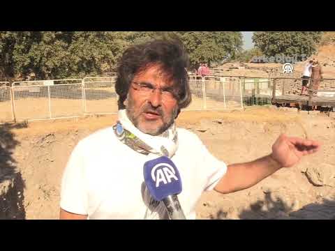 Troya Antik Kenti Kazılarında Son Troyalılara Ait 4 Mezar Bulundu