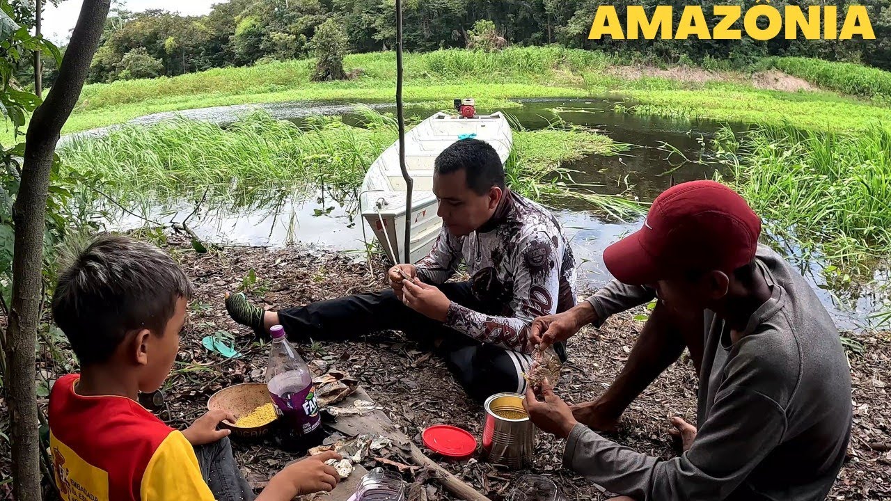 Pescamos ACARÁ-AÇÚ e PACÚ com MALHADEIRA e fizemos um ASSADO em meio a ...