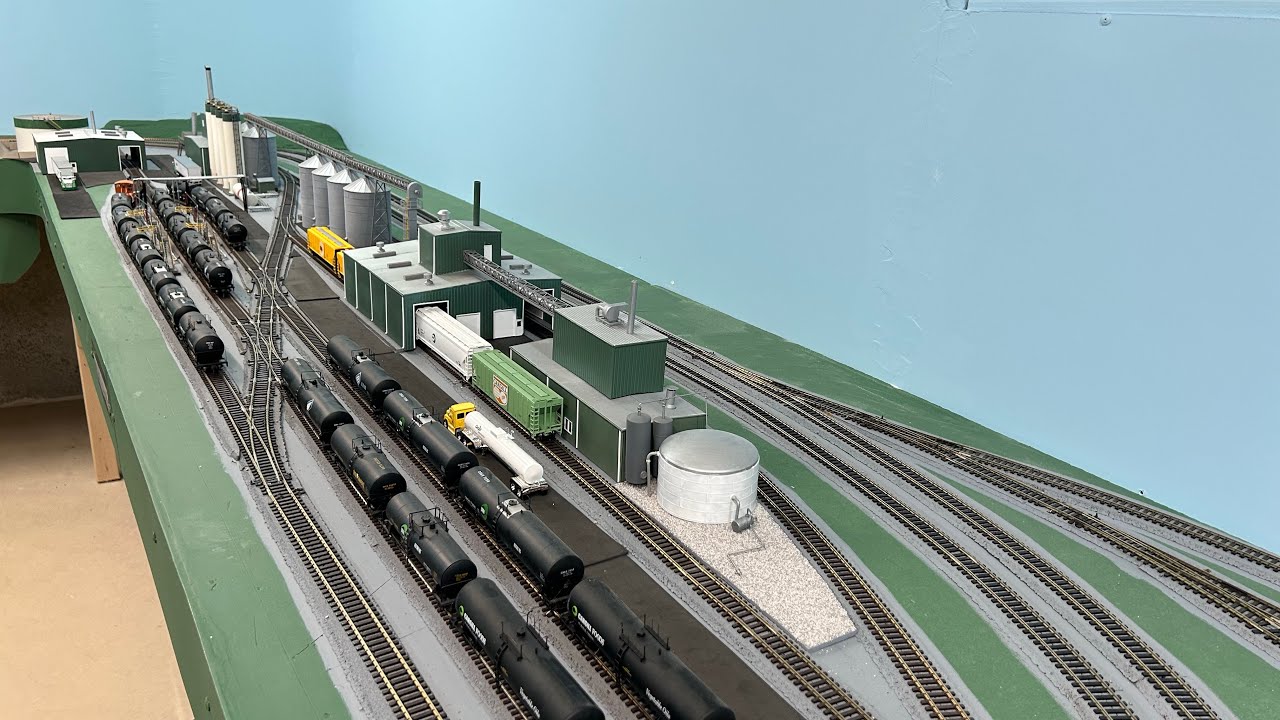 Iowa Southern Railroad S4E3 - Full New Hampshire Layout Review - YouTube
