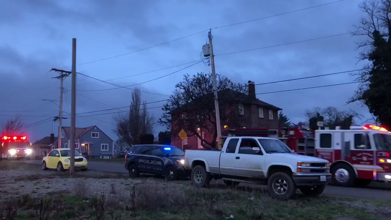 HUGE 5 ALARM STRUCTURE FIRE WITH FLAMES VISIBLE - YouTube