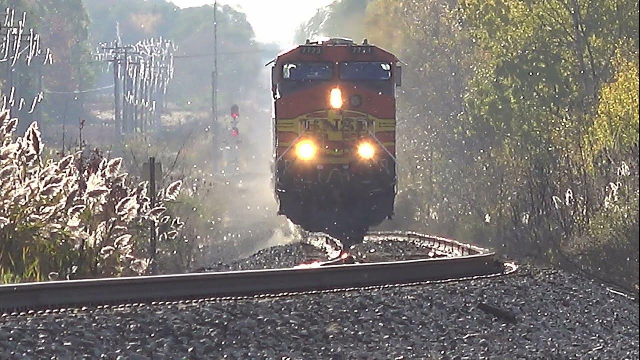 I Was Filming a Train and a Surprise Train Showed Up! GP40-3 SpongeBob Unit on CSX Train DPU ...