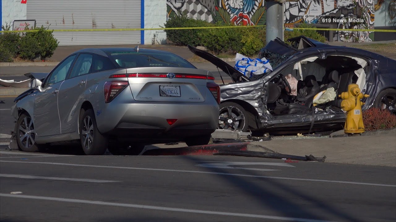 Two Pedestrians Killed in Two-Vehicle Crash on New Year's Day - YouTube
