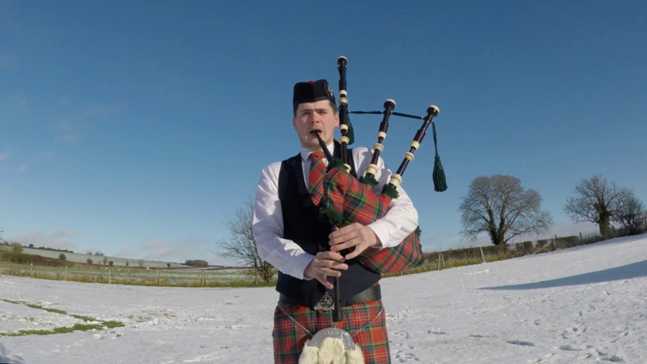 Scotland the Brave, performed on the bagpipes by Dominic H - YouTube