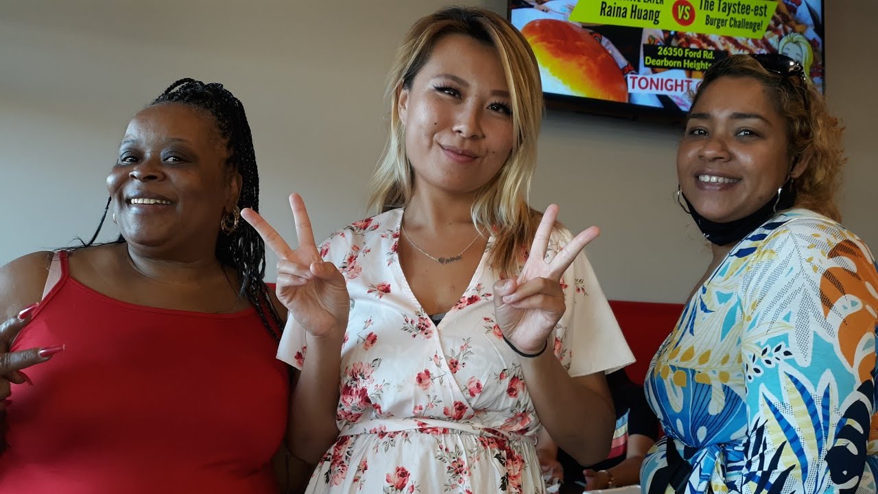 FIRST TIME MEETING COMPETITIVE EATING GIRL | RAINA HUANG - YouTube