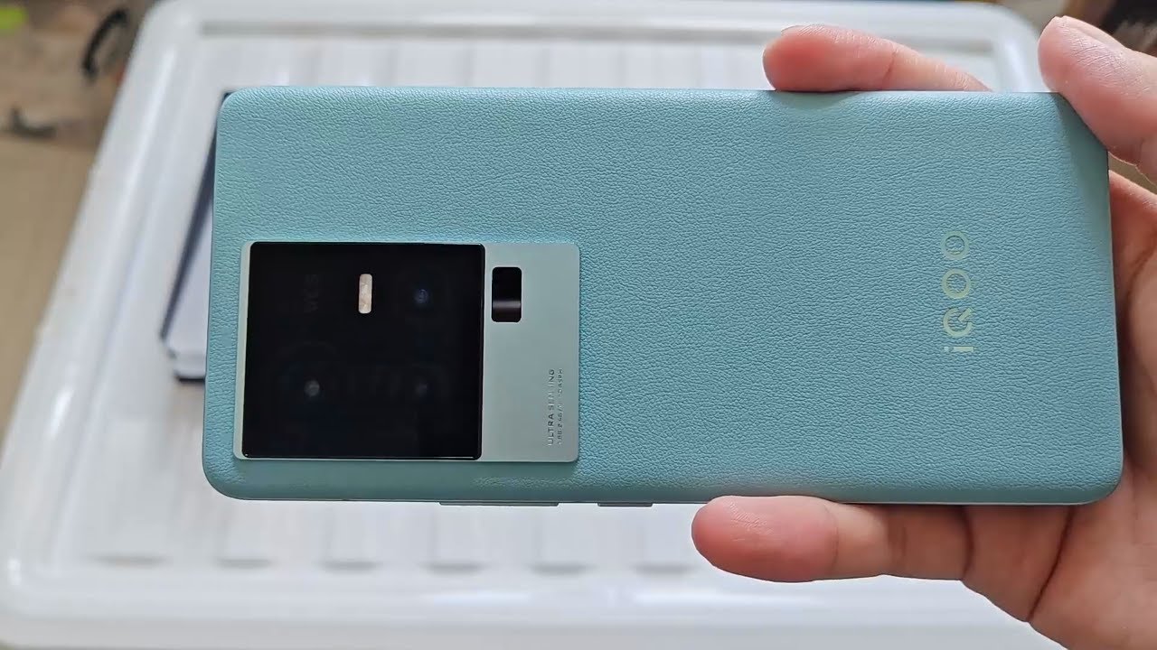iQOO 11 5G -Unboxing & Review -Camera Test -Gaming Test - YouTube