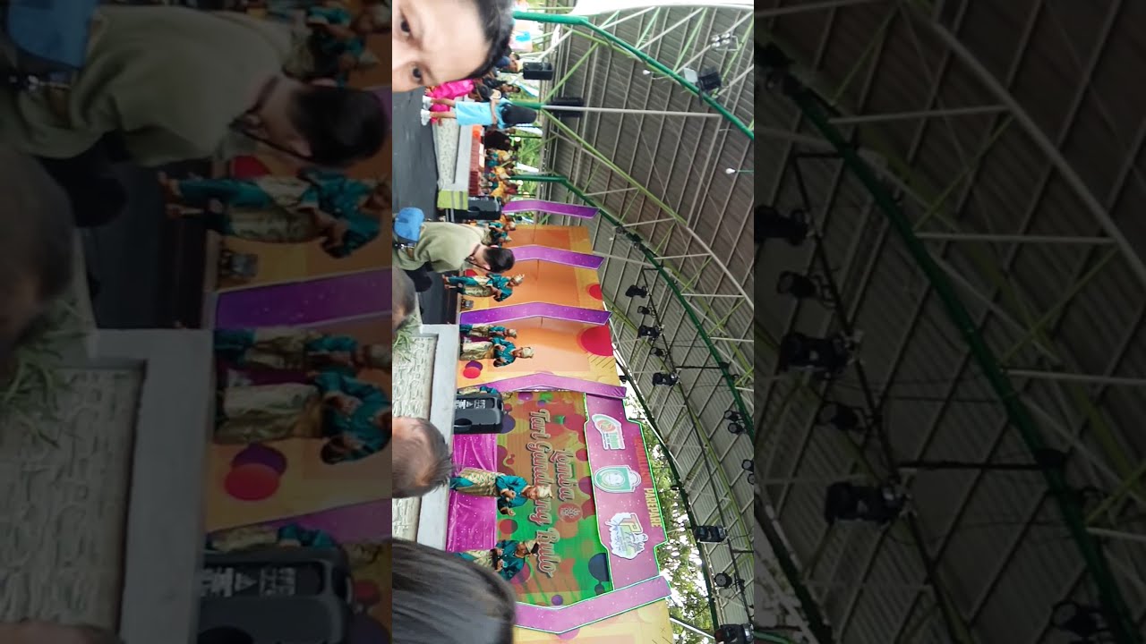 TARI GANDRANG BULO. Tarian khas pare2 sulawesi selatan (bugis pare pare ...