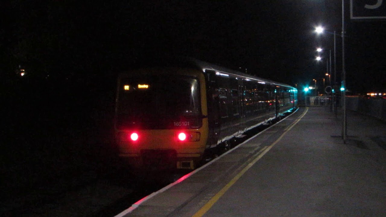 GWR Class 165101 Departures Basingstoke for Reading - YouTube