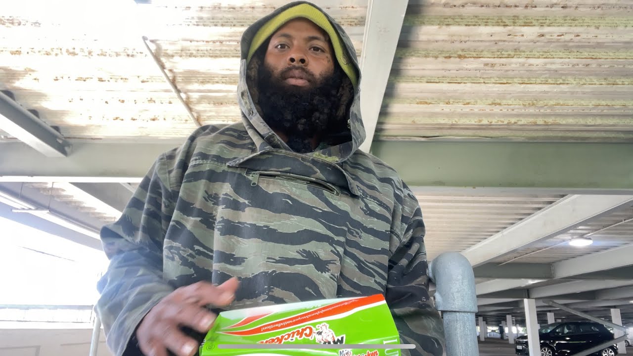 Mr. Chicken Bermuda - YouTube