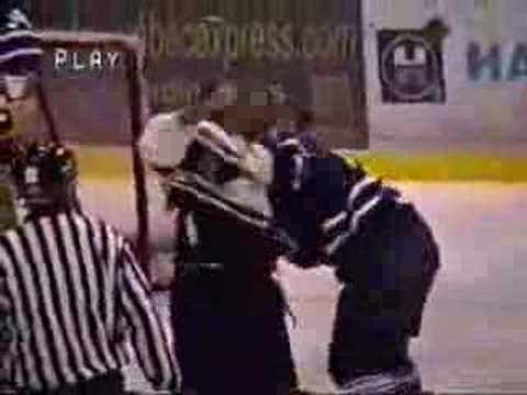 Andre Payette vs Marc Tardif - YouTube