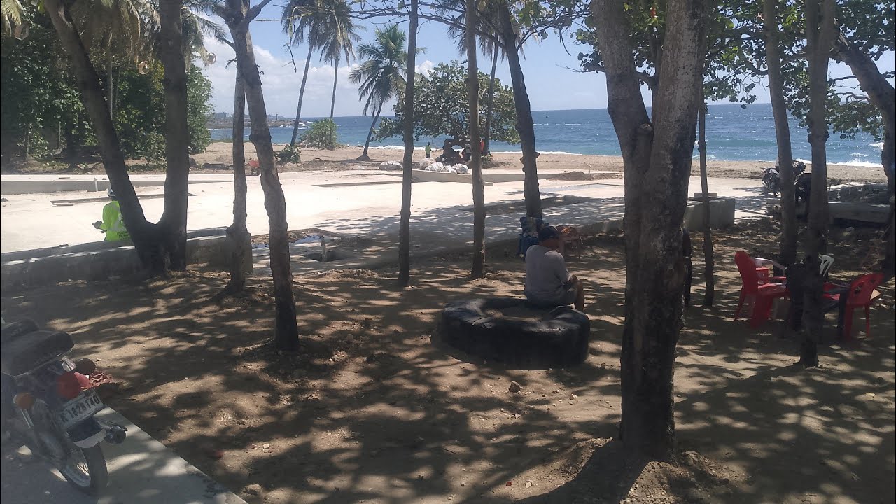 Construcción MALECÓN en la Playa Gringo HAINA - YouTube