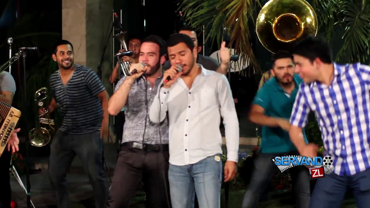 Grupo Fernandez Ft. Banda Renovacion - Las Pacas (En Vivo 2015) - YouTube