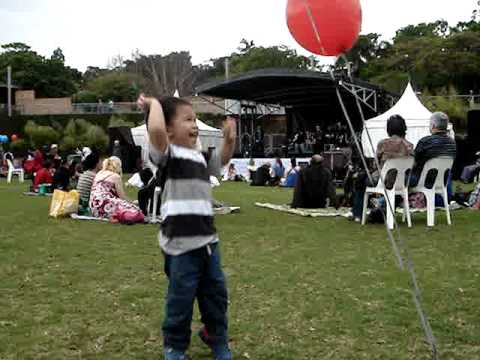 MJ losing balloon - YouTube