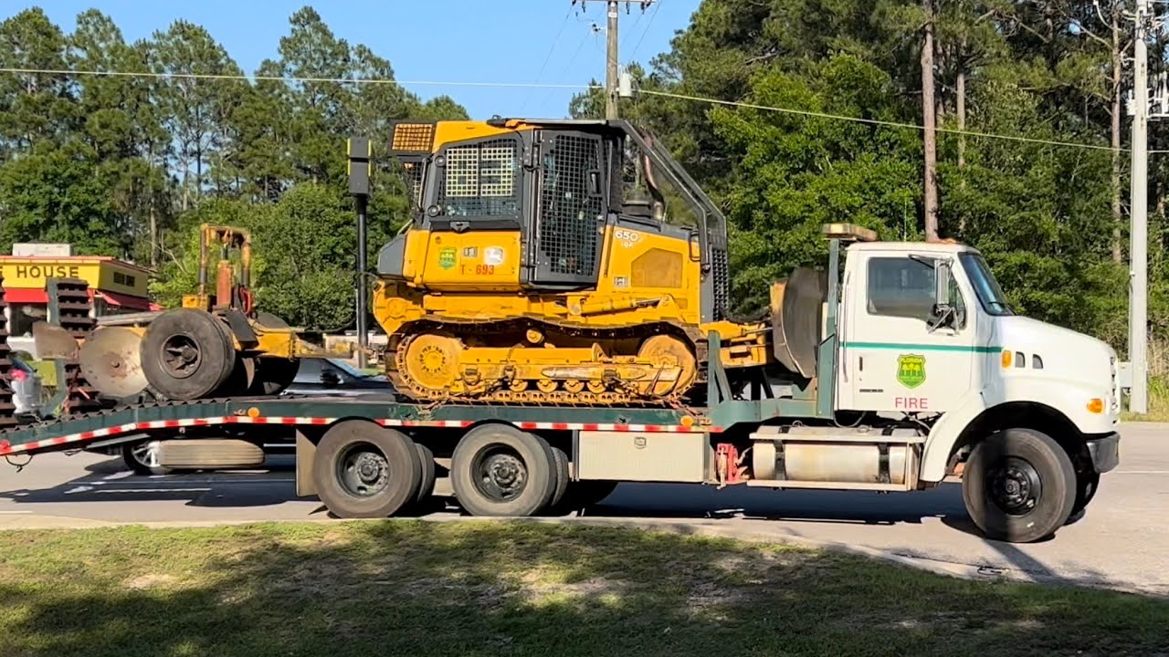 *AIRHORN* Florida Forestry Plow Units 77 and 83 Responding!! - YouTube