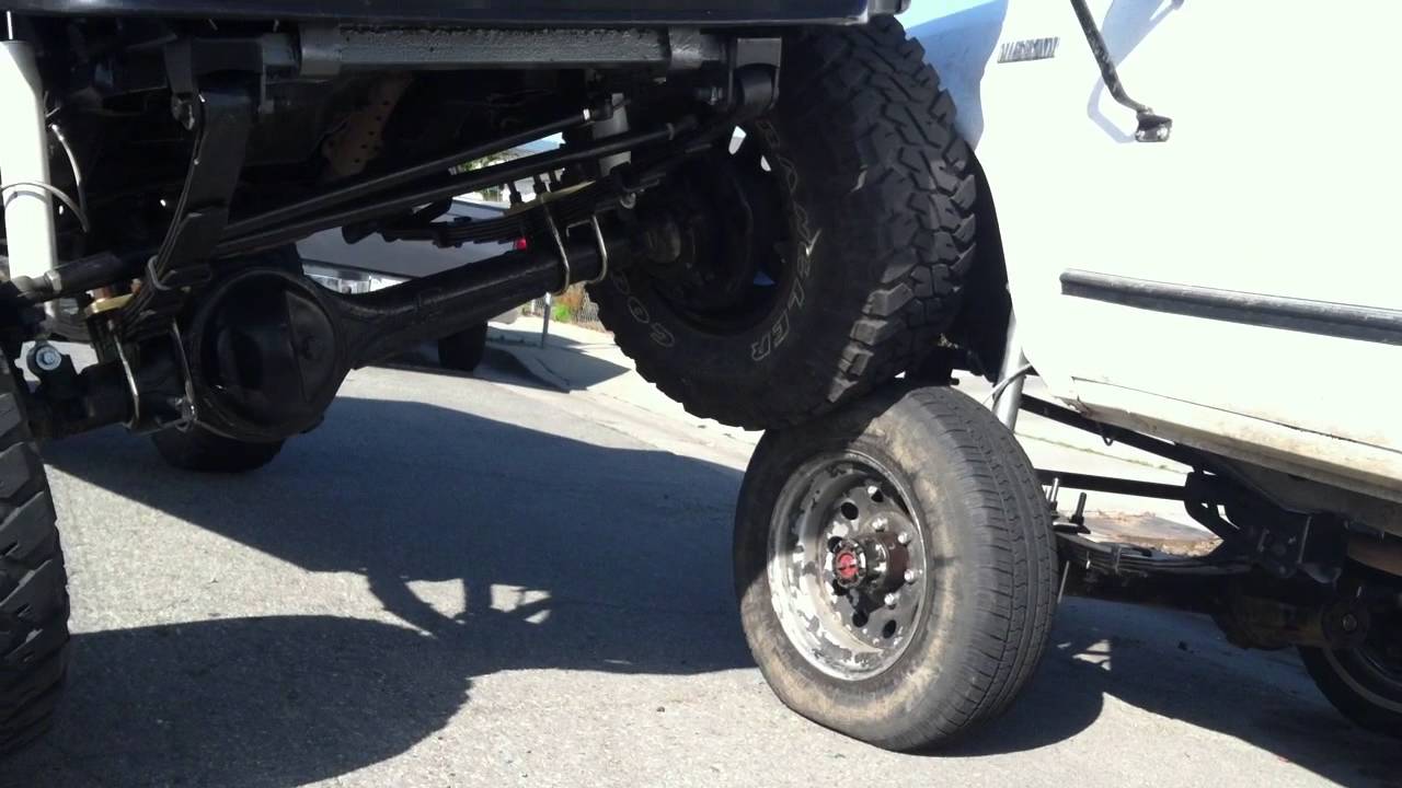 nissan 720 solid axle - YouTube