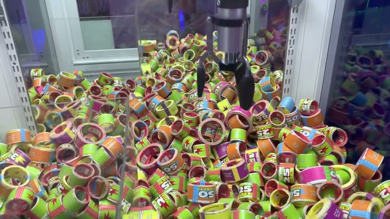 Sega prize cube claw machine arcade machine. - YouTube