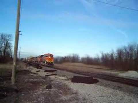 BNSF 7633 West - Channahon, IL - YouTube