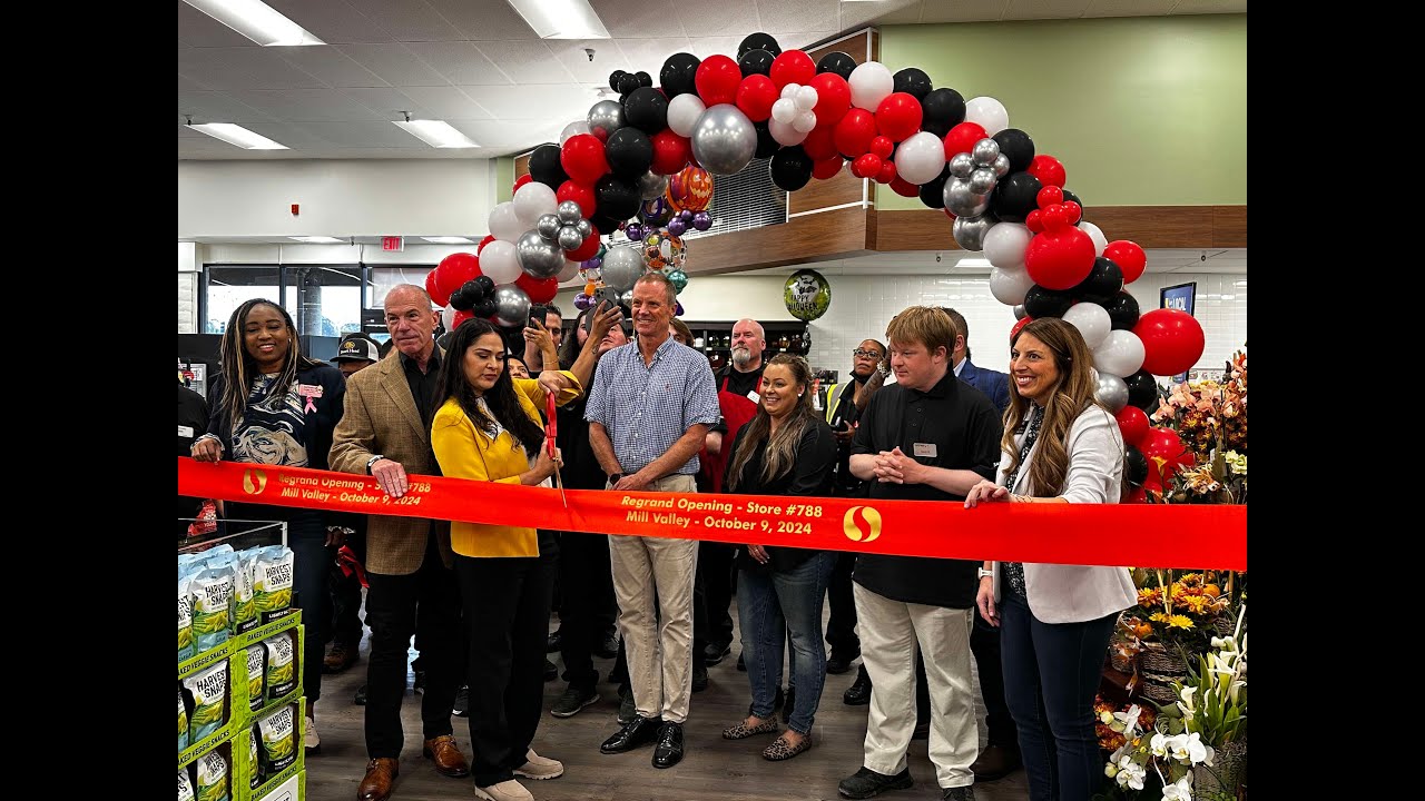 Safeway remodels another store in Mill Valley! - YouTube