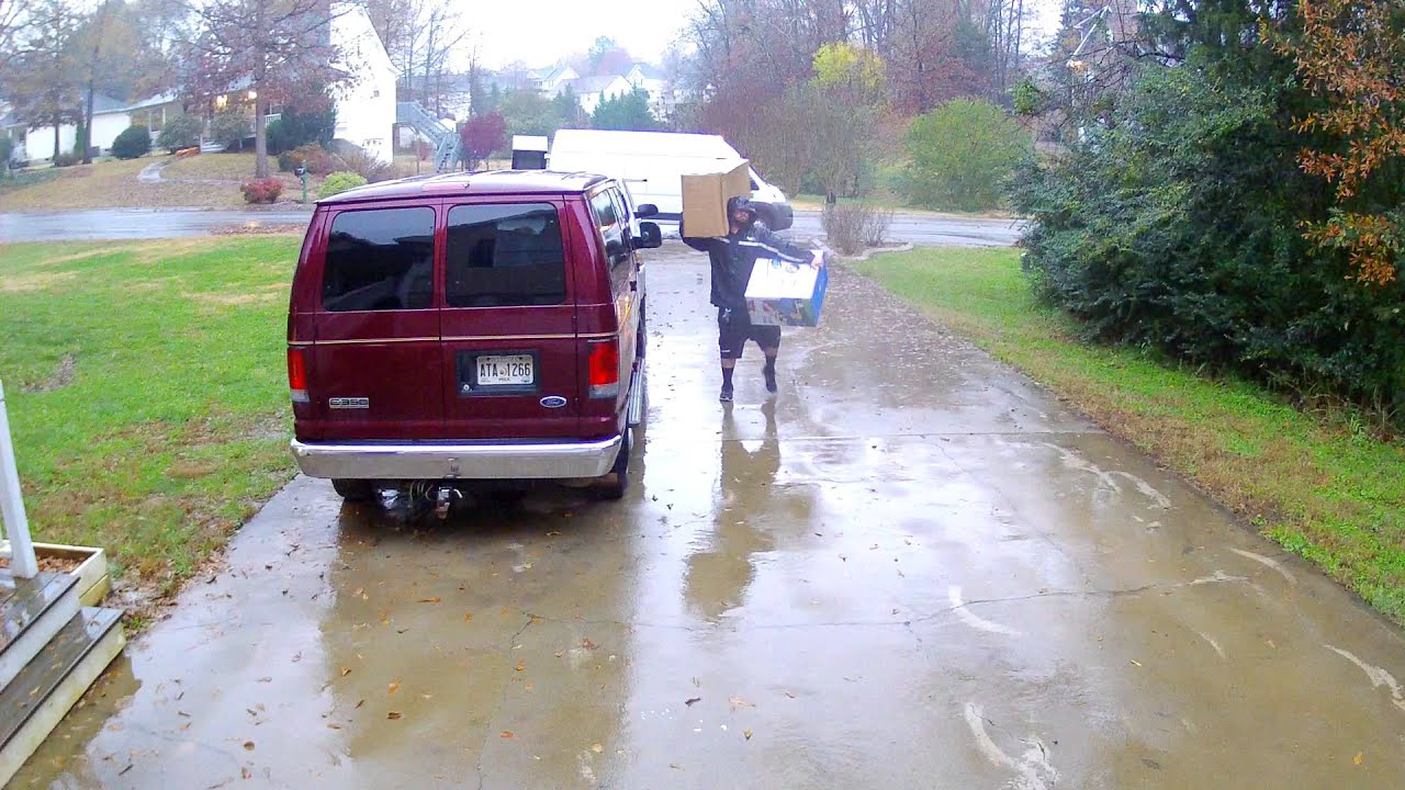 FedEx Driver in the Rain - YouTube