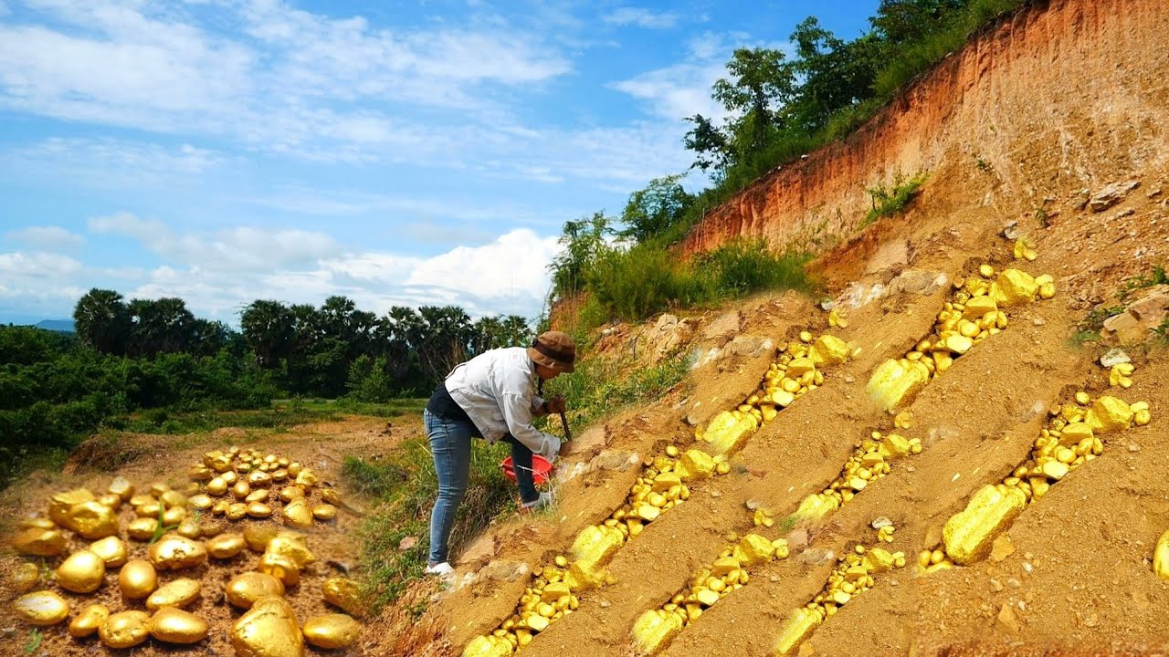 Thousands of gold! Digging up treasure from Gold nuggets at the ...